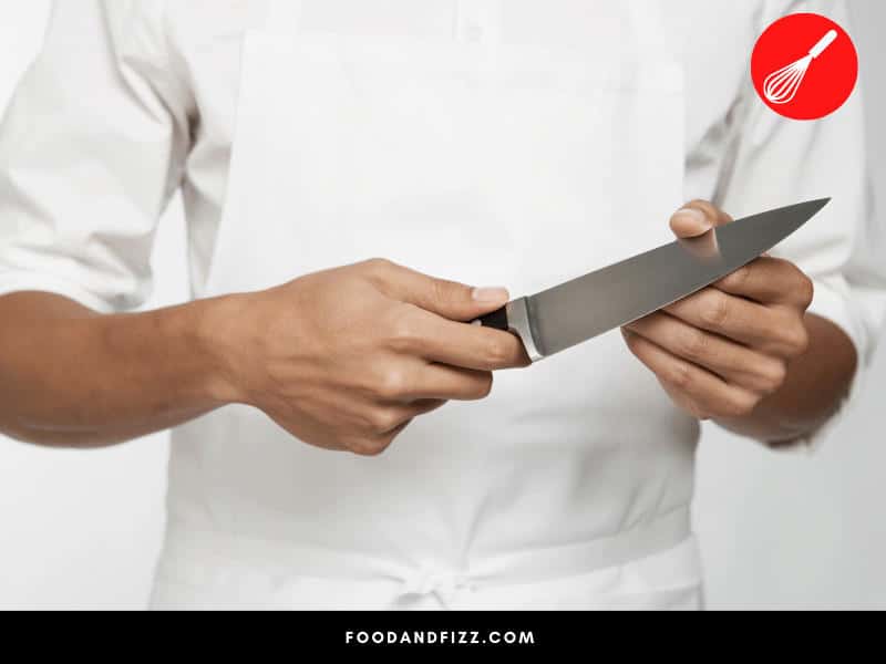 How To Carry A Knife In The Kitchen Safely - 10 Best Tips